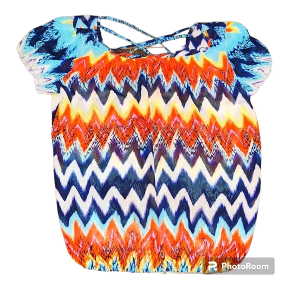 Unique Spectrum | Tops | Unique Spectrum Med Cold Shoulder Top Elastic ...